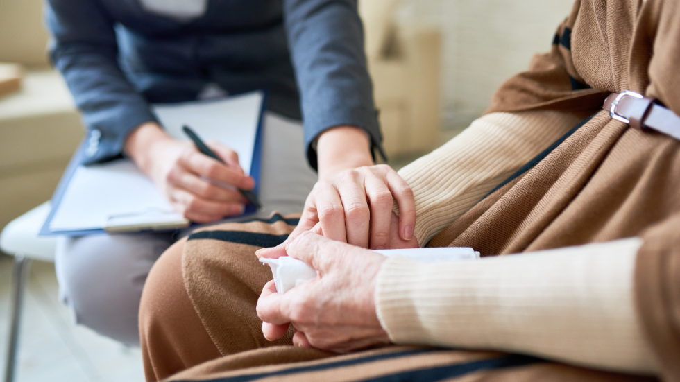10 métiers pour aider les autres et se sentir utile - Et voilà le travail